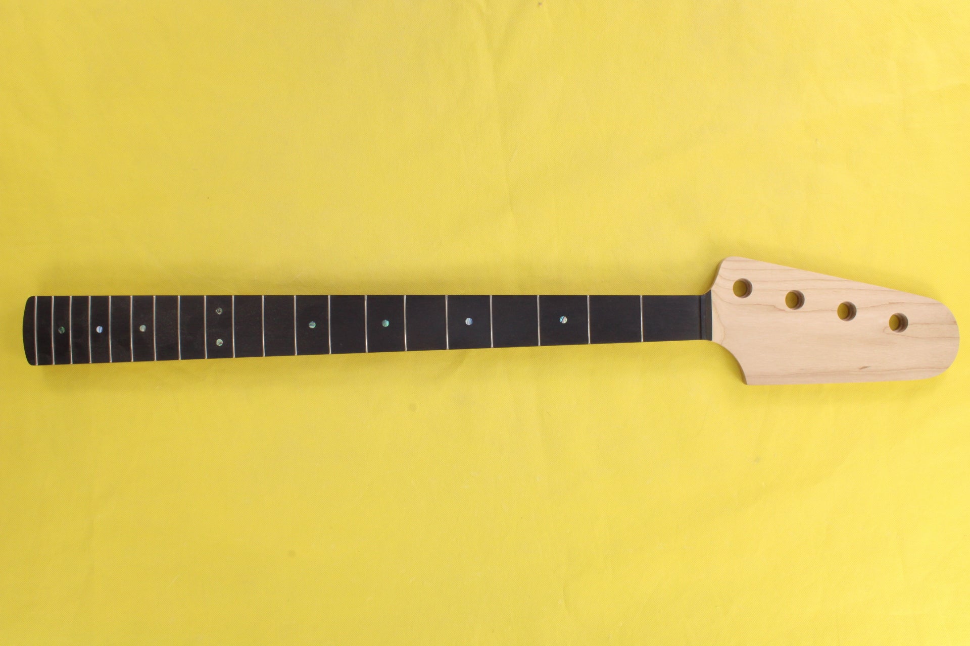 Bass Necks – Boobooguitars